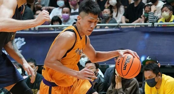 Basketball top5 - 被Thank You了？雲豹季外醞釀大動作補強 球隊本土長人發文暗示離隊：感謝雲豹