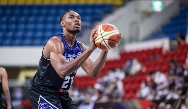 Basketball top5 - 職籃球隊不斷洗外籍生！PTT鄉民問「外籍生有繼續存在的必要嗎」 引發兩派網友熱議