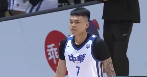 Basketball top5 - 快訊/完成救贖！陳俊男砍8分挺身對抗賀家兄弟 中華白惜敗中華藍