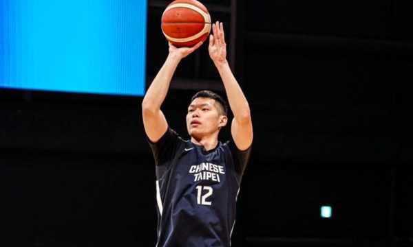 Basketball top5 - 全場5投砸出3分5犯！攻不進也守不住 日網譏：這可是中華隊先發四號位...